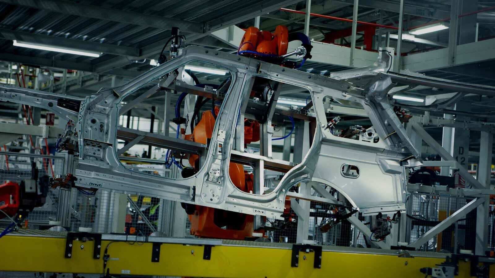 Guided Factory Tours - Land Rover Experience | Land Rover Slovakia